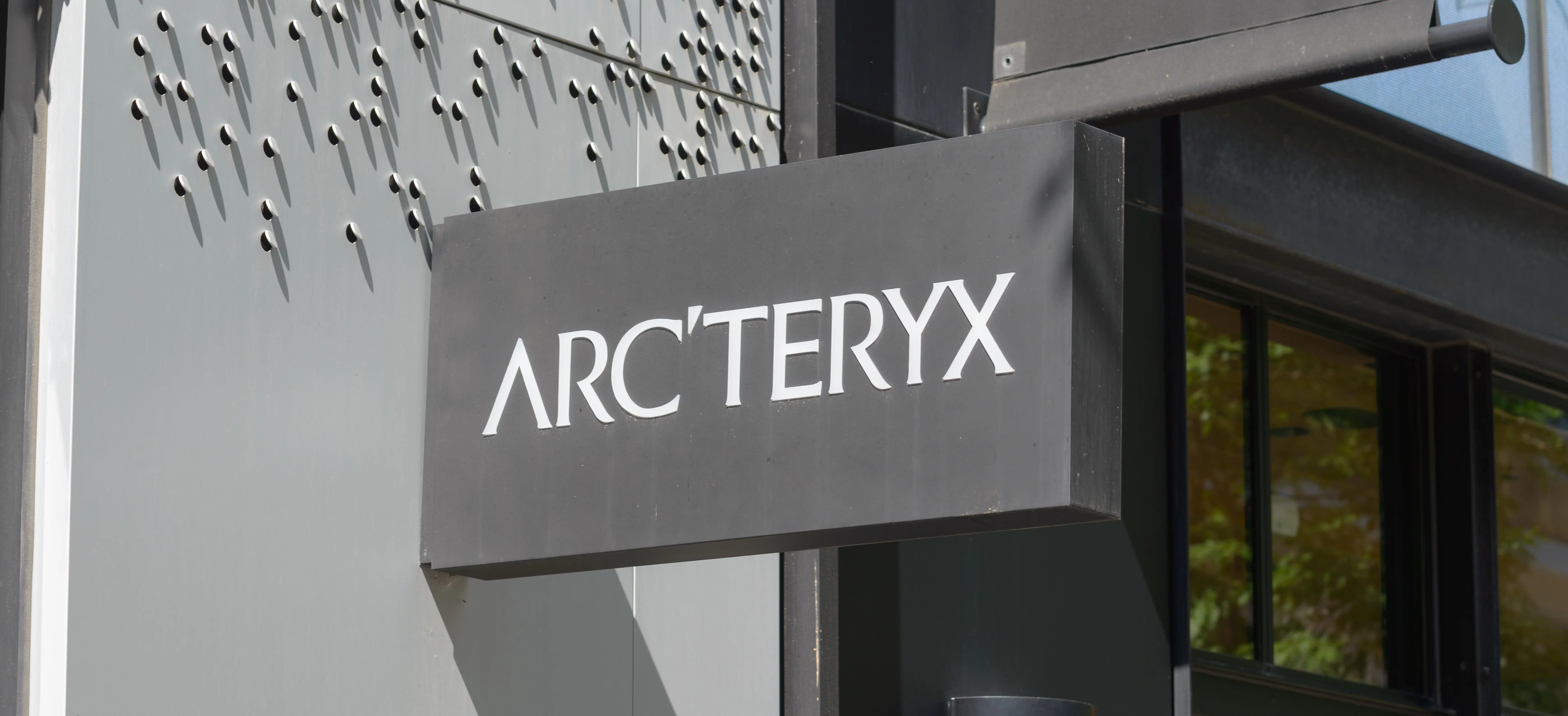Custom Aluminum Signs in Sacramento – Durable Outdoor Metal Signs